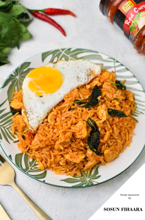 Thai Red Curry Fried Rice | Lonumedhu